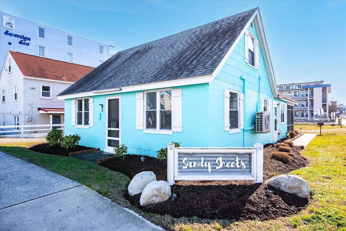 Classic OC Oceanside Cottage with a Prime Location - Houses for Rent in ...