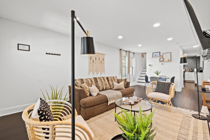 2br Oasis With Large Kitchen & Cozy Living - Grove City, OH