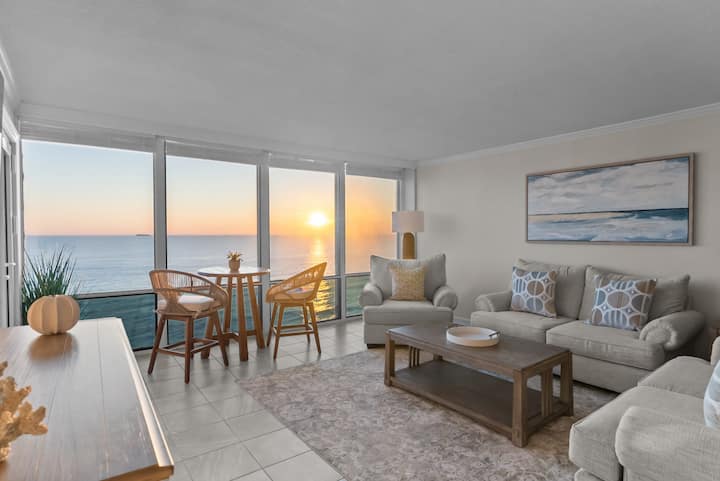 New / Beachfront Condo/ Pool/ Surfing/ Fishing - Virginia Beach, VA