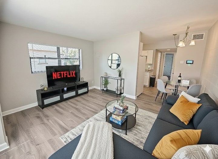 Easy Access To Disney, Universal Stu, Sodo & Ormc - Amway Center