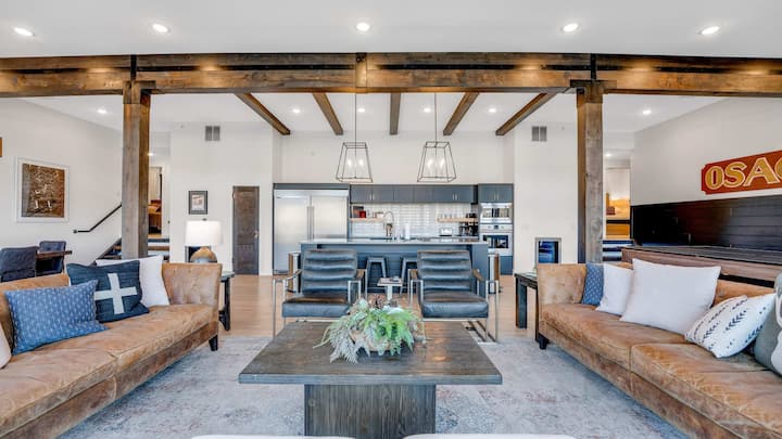 The Penthouse Loft At 1932 Reserve! Pool, Hot Tub! - Osage Beach, MO