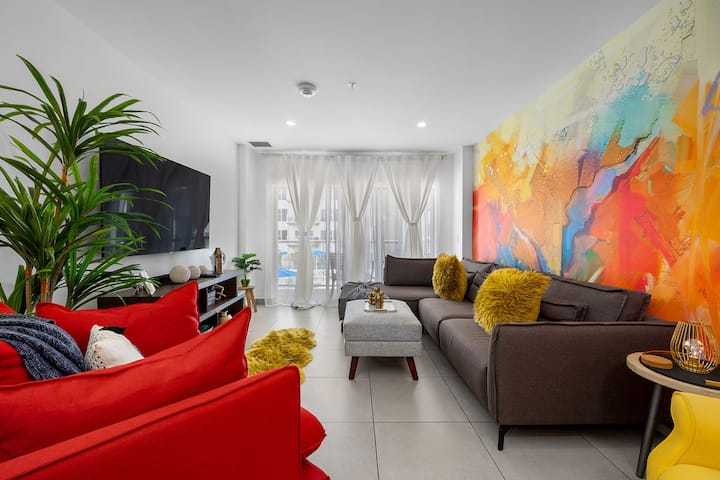 Vibrant Two Bedroom Retreat - Aruba