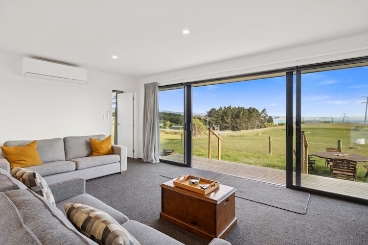 Seabreeze Lookout - Moeraki Holiday Home - Hampden