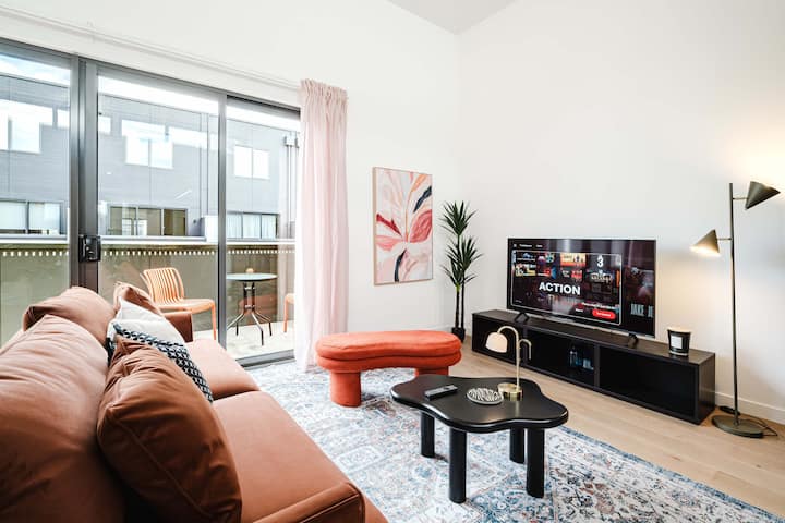 Premium Collection At Bradmill In Yarraville - St Albans