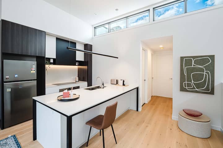 Premium Collection At Bradmill In Yarraville - Brooklyn