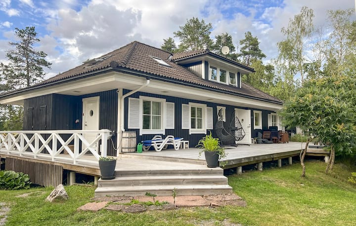 3 Bedroom Stunning Home In Norrtälje - Norrtälje