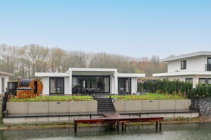 Bloem Nr. 511 | 8 Pers. Hottub & Sauna - Zeewolde