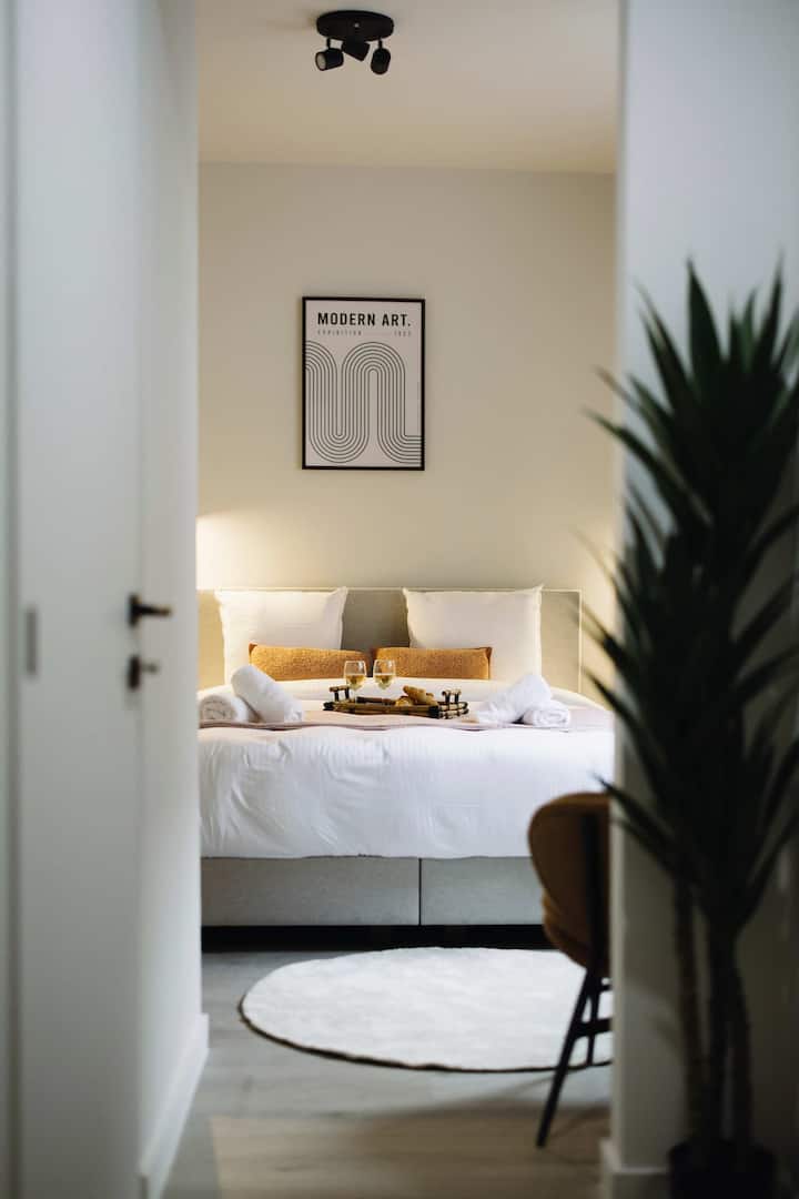 Cozy Studio Retreat For Two In Antwerp - Anversa