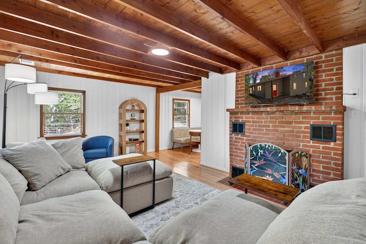 Cabin W/river Access, Fire Pit, Grill, Wifi & More - Harpers Ferry, WV