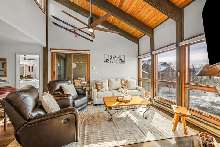 2br/2ba | 4 Beds + Queen Sofa | Walk To Slopes - Steamboat Springs, CO