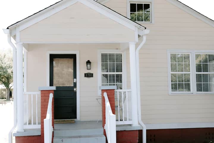 The Emerson Bungalow Private Retreat Near Park - Charleston, SC