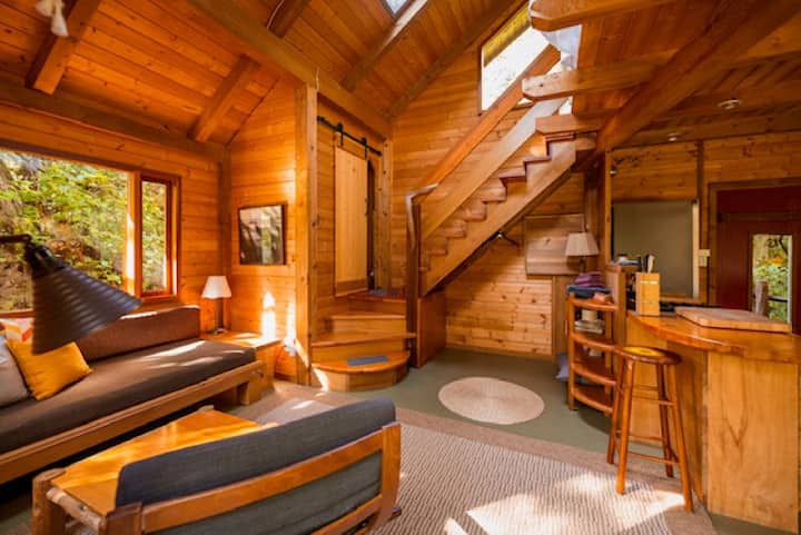 Cedar Nest At Emerald Forest-s. Chesterman, Bbq - Tofino