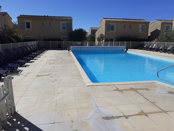 Sous Le Soleil Des Alpilles - Mouriès