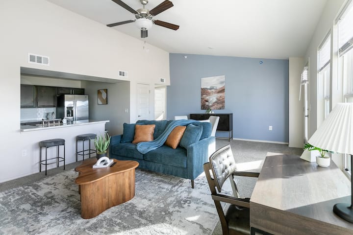 Landing | Stylish 2bd, Clubhouse, Gym - Yukon, OK
