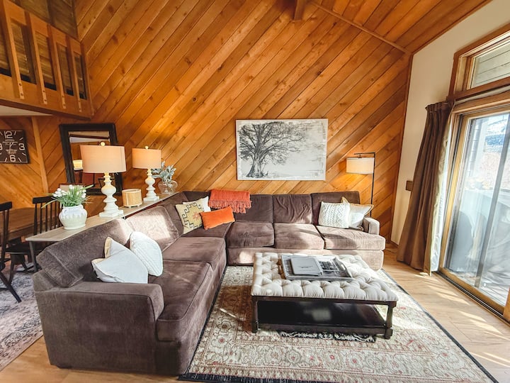 Snowcreek 426 Beautiful Meadow Townhome - Mammoth Mountain, CA