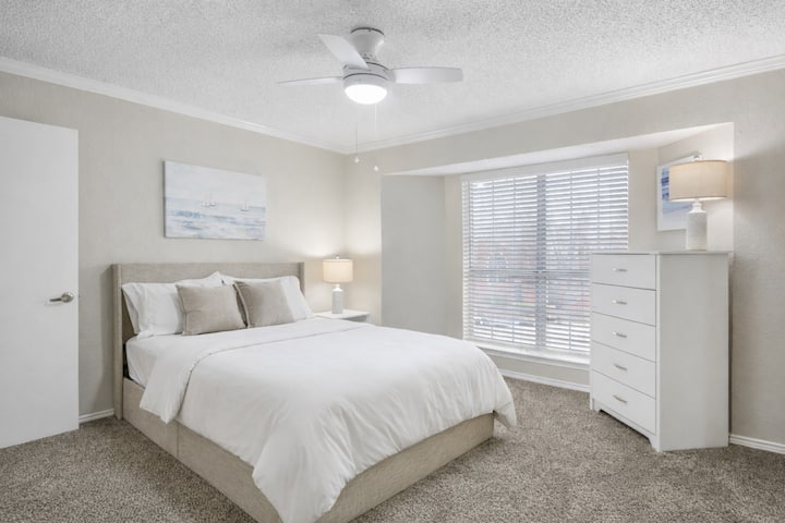 Charming 1 Bedroom Apt. Central Dfw Texas - Bedford, TX