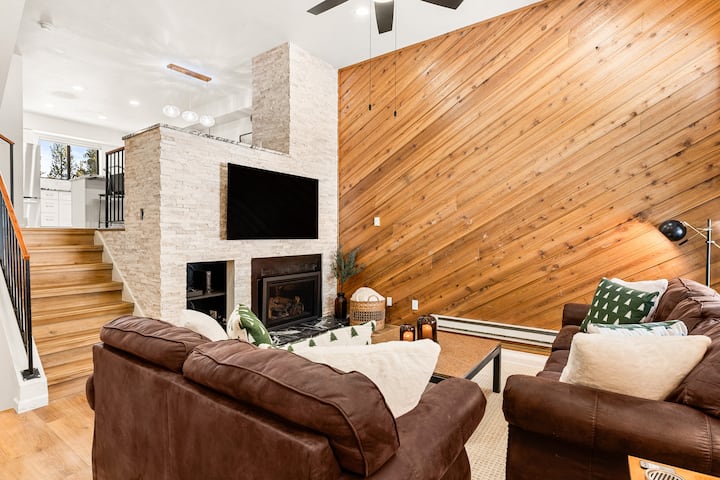 Newly Remodeled; Great Location; Heated Garage - Breckenridge, CO