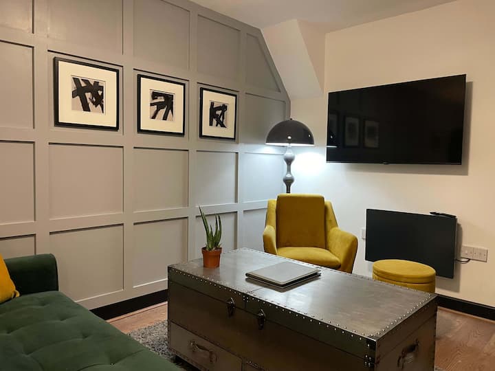 Town Centre 2 King Deluxe Apt Work-stay - Warrington, United Kingdom