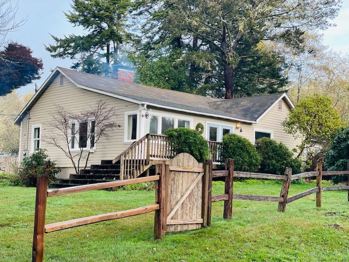 Peaceful Seaside Farmhouse By Redwood Parks - Baker Beach, Trinidad