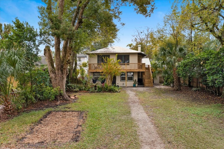 Fun Family Getaway-walk/bike 5 Min W/ Free Parking - Vilano Beach, FL