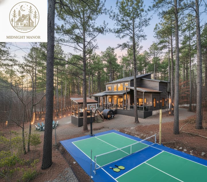 Pickleball, Sauna, Cold Plunge, Hot Tub, Sleeps 14 - United States