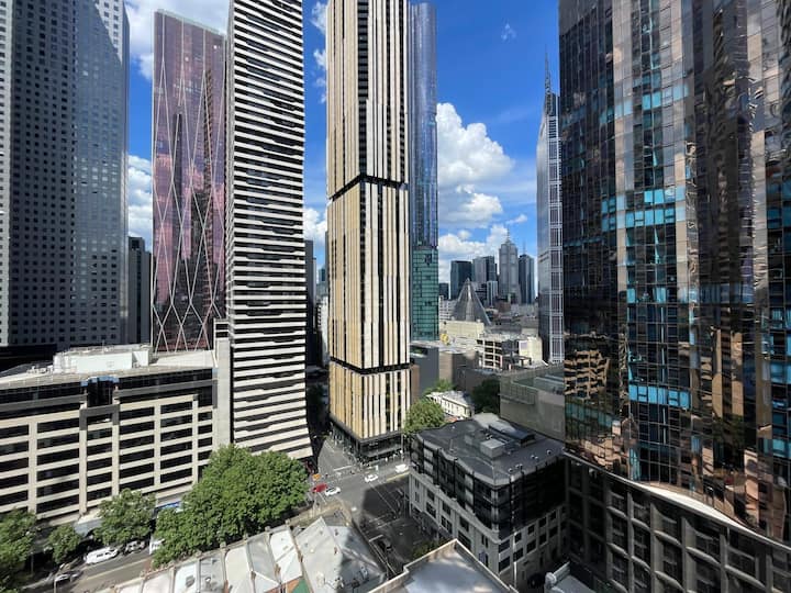 Stunning, Spacious, Chic And Central City Pad - Melbourne