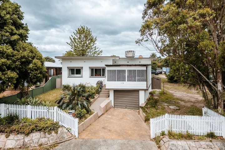 The Waratah Escape Nowra - Nowra