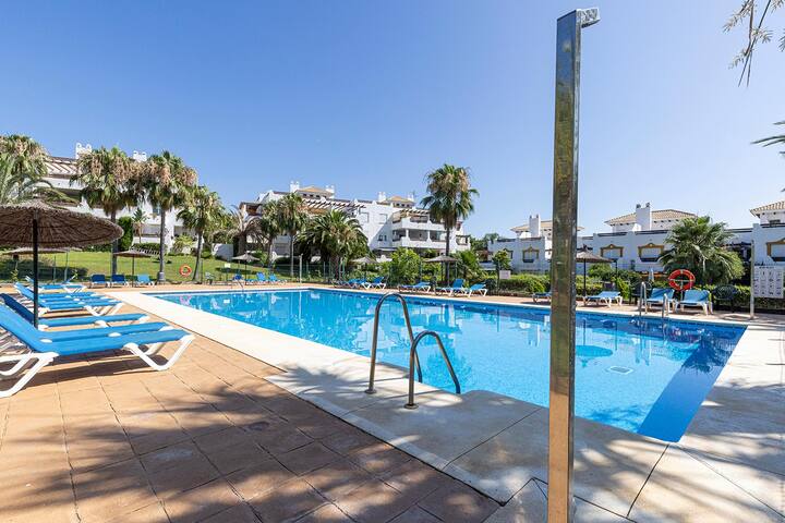 Stylish And Quiet 3 Bedroom Apartment - Estepona