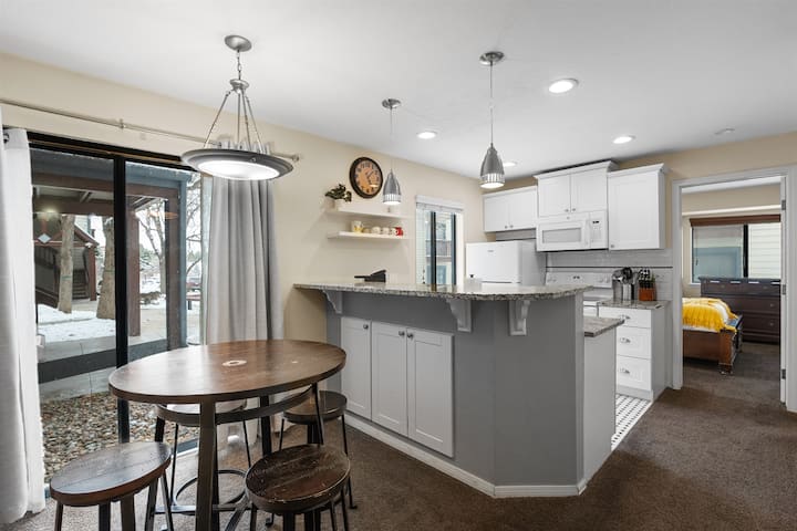 Cozy Dtc 1br Retreat, Gym, Fast Wifi - Aurora, CO