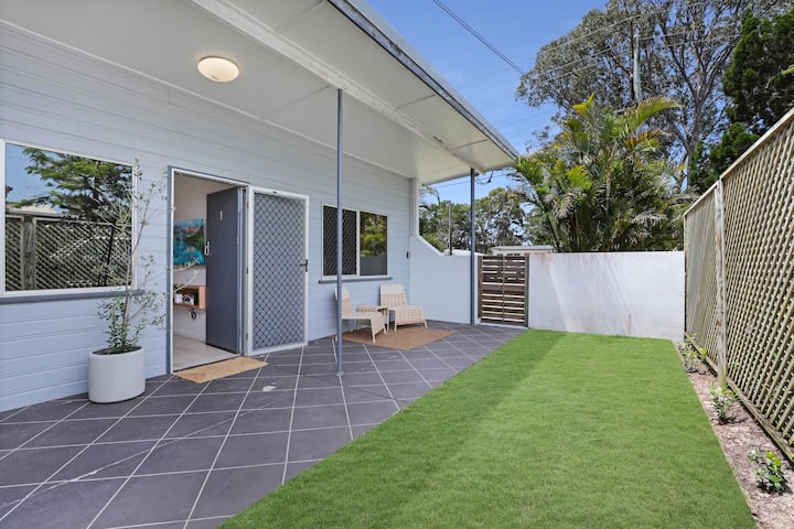 Unit Tucked Away In A Quiet Street - Moreton Island