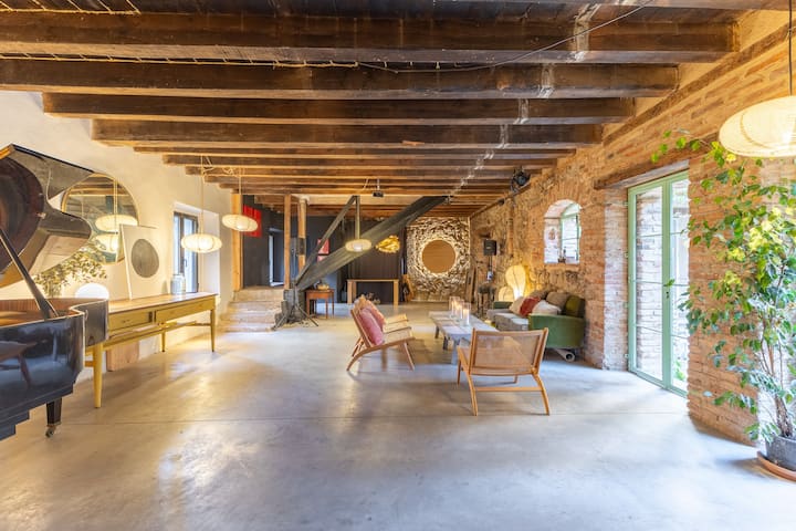 Casona ÚNica Con Patio Compartido - Candeleda