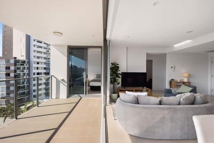 Bright Coastal Oasis Walk To Beach & Cafés + Wifi - Tweed Heads