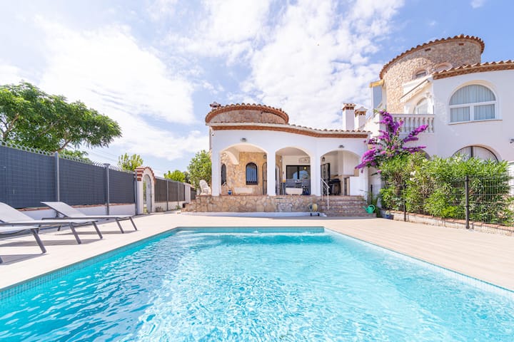 Maison Spacieuse Et Confortable Avec Jardin Et Pon - Empuriabrava