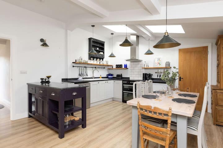 Sidlesham Hideaway – Logburner & Garden - Chichester