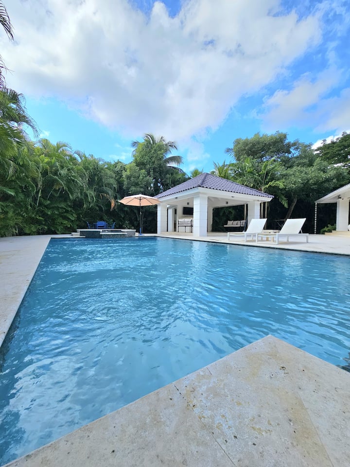 Majestic Villa| 6br | 16 Ppl | Private Pool & Maid - La Romana