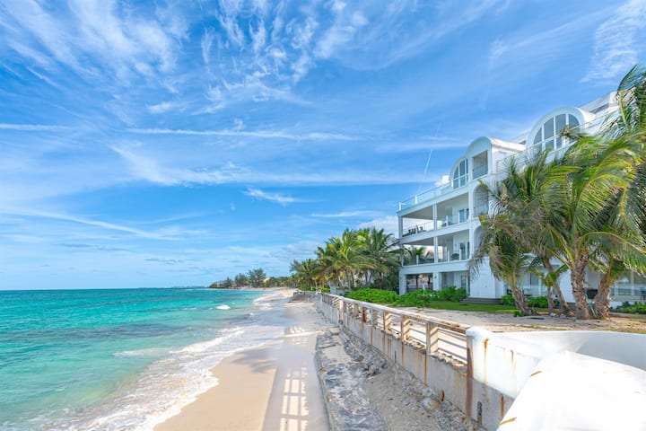 Beach Front 3br Luxury Condo - Pool & Beach - Nassau