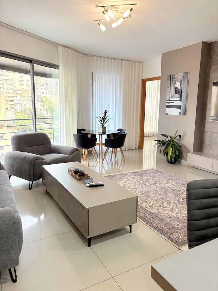 Brown 7 – 3br Apt In Sioufi, 7th Floor W/ Parking - Beirut