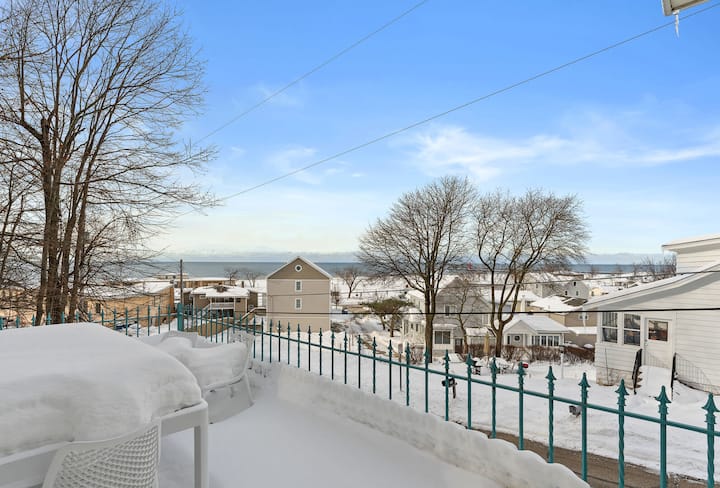 Views Of Lake Michigan - Pet Friendly Rental - Grand Haven, MI