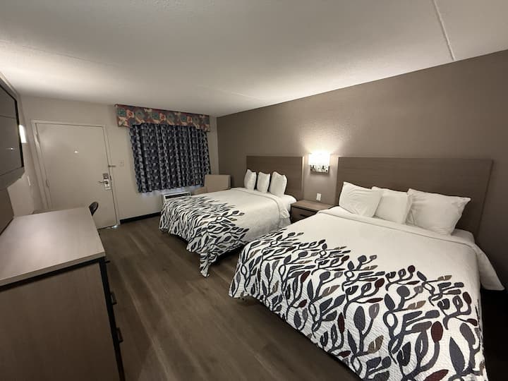 Three Queen Rooms—relaxing Stay For 6–12 Guests - Tucson, AZ