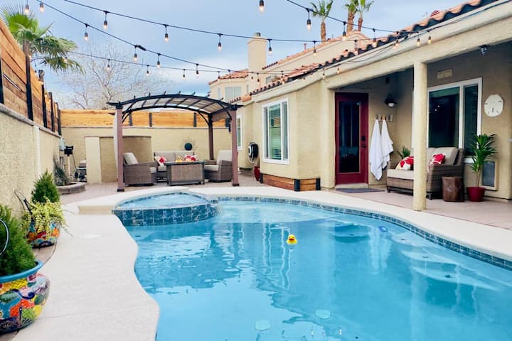 Modern 3br Home W/ Pool, Jacuzzi, Games Room - Las Vegas