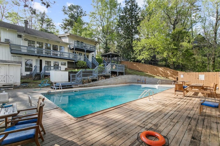 Pool, Huge Porch&outdoor Dining - Terrace House - 利茲