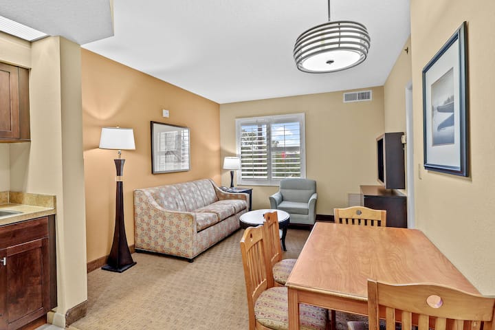 Cozy Orlando Getaway With Pool Access - Amway Center