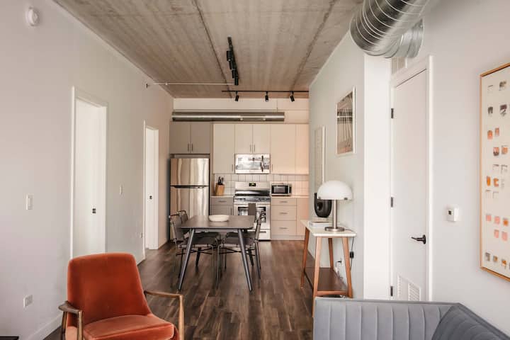 Luxury Designer Loft 202 | River North - Grant Park, IL