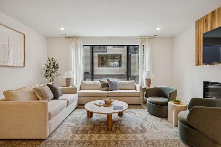 Luxury Nash Home W/ Rooftop Downtown Skyline Views - Nashville