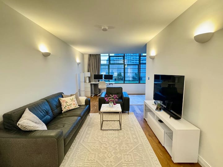 Iconic Art Deco 1-bed Near Perivale Tube - Hounslow