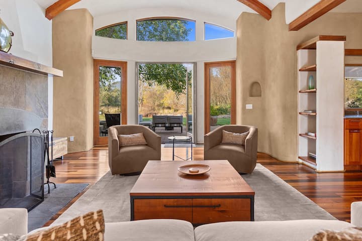 Elegant Cobb House W/ Spa | Pond | Chef Kitchen - Spring Mountain Vineyard, St Helena