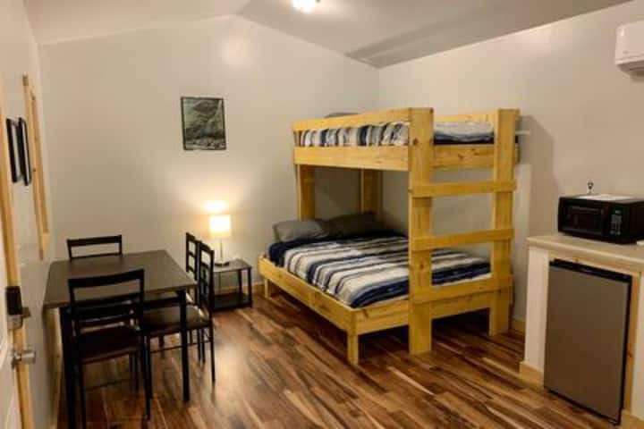 Small Cabin 1 - Jamestown, TN