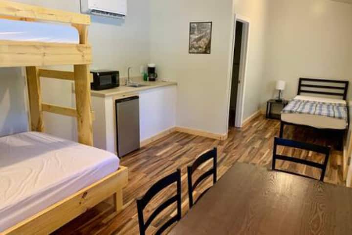 Small Cabin 3 - Jamestown, TN