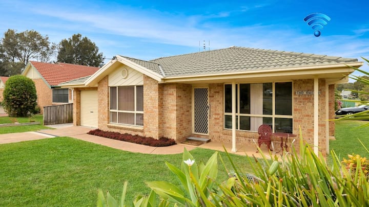 The Coastal Corner – Paws, Play, Holiday - Shoalhaven Heads