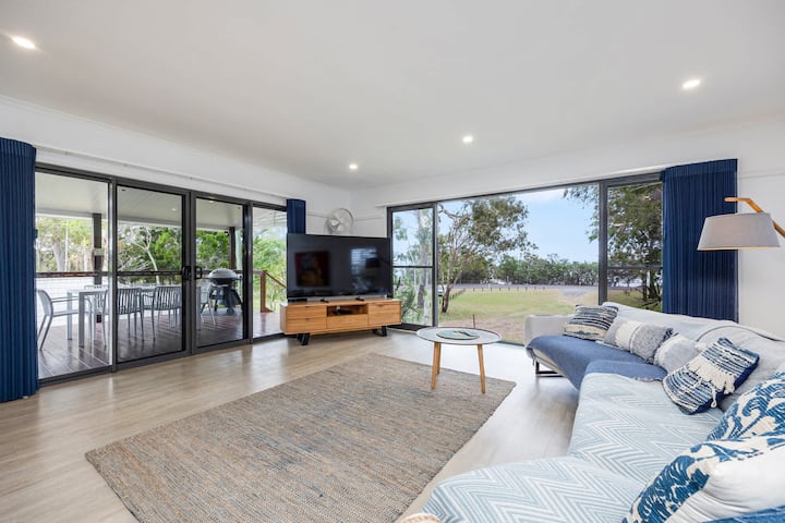 Sunsets Bay Beachhouse - Hervey Bay